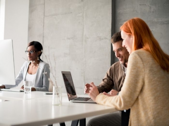 Australians prefer to work alongside others in offices - HealthTimes