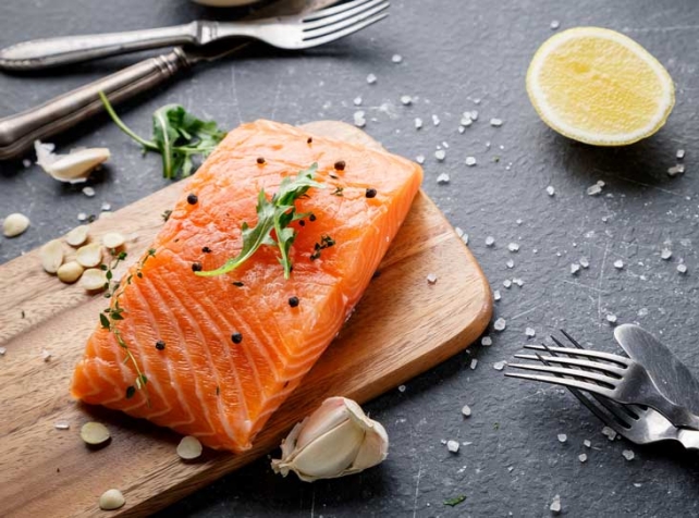 Research shows eating more oily fish can reduce risk of MS - HealthTimes