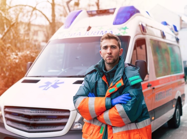 Vic Labor pledge $300m for ambos, hospital - HealthTimes
